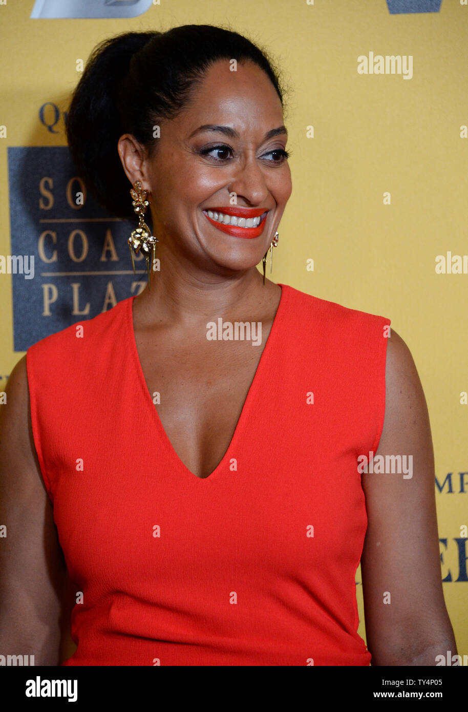 L'actrice Tracee Ellis Ross assiste à l'Annual Women in Film Crystal ...