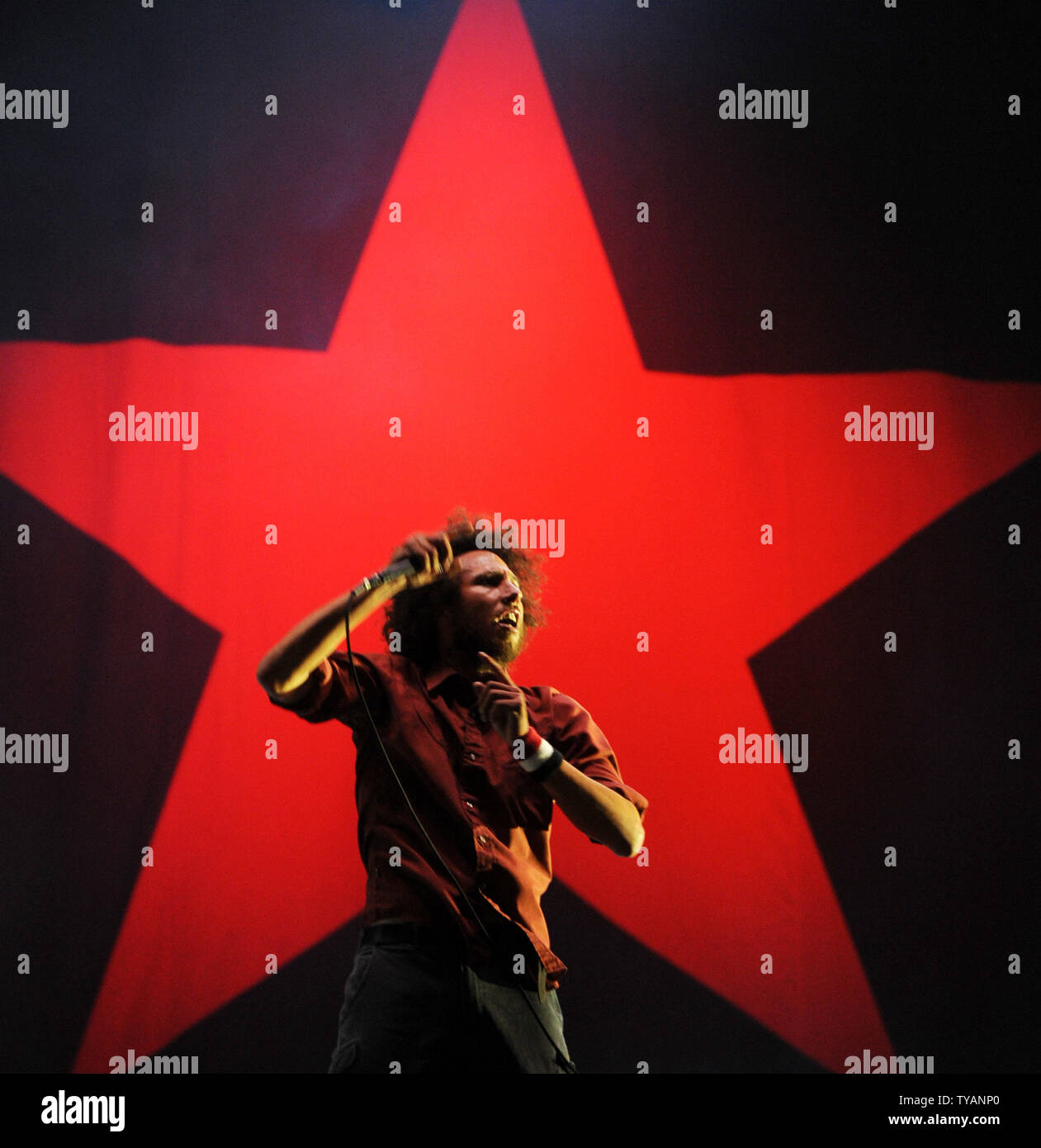 Rage against machine singer zack Banque de photographies et d’images à ...