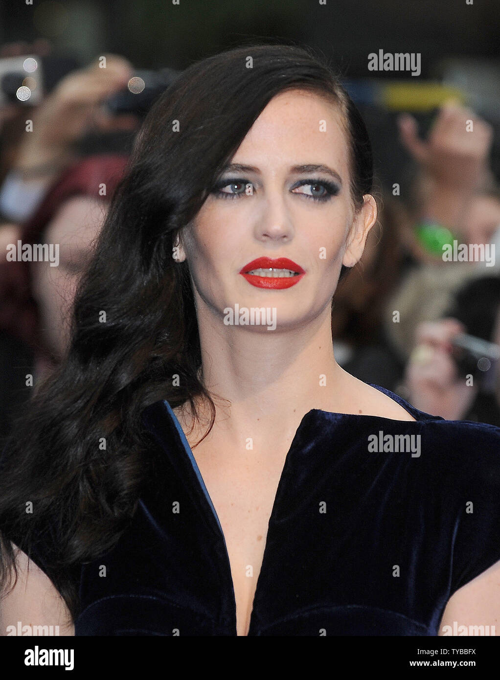 Dark shadows eva green Banque de photographies et d’images à haute ...