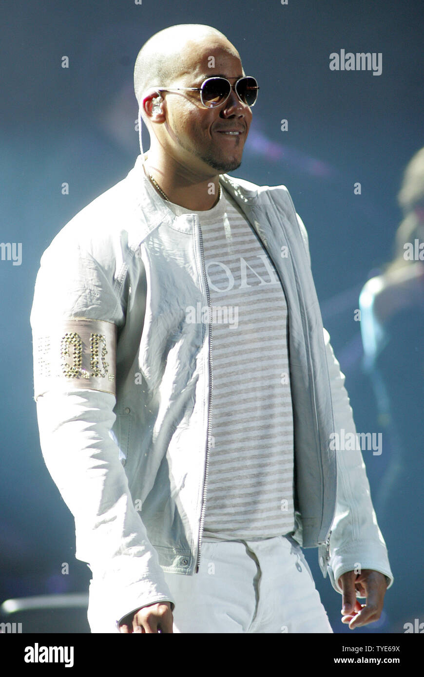 Anthony romeo santos Banque de photographies et d’images à haute ...