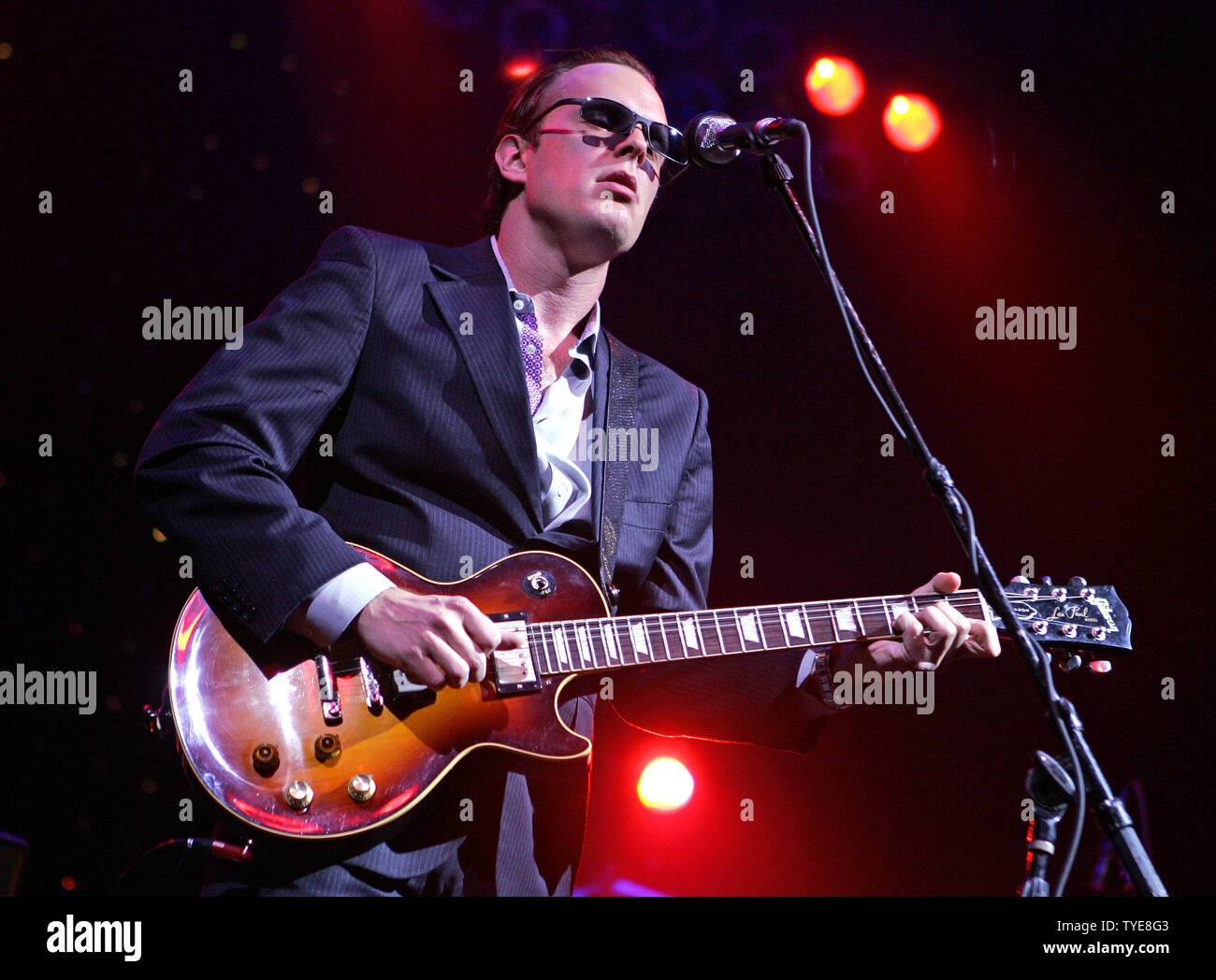 Joe Bonamassa guitariste de blues en prestation au Seminole Hard Rock ...
