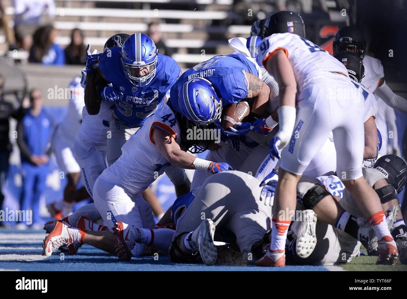 Shayne Davern, un cadre supérieur, les scores sur un 8 verges au ...