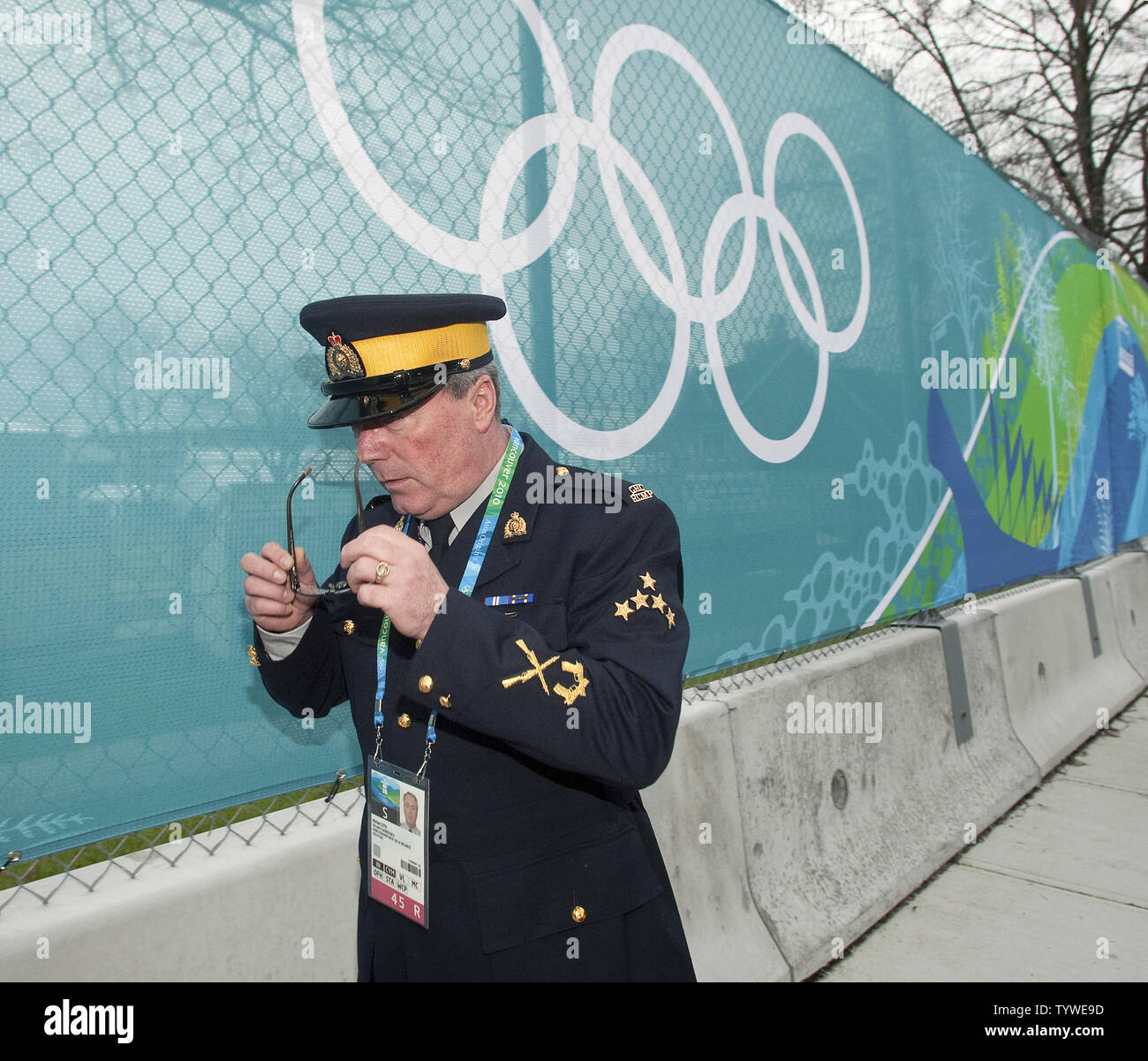 Le sergent d'état-major de la GRC. Mike Cote avec le Groupe intégré de ...