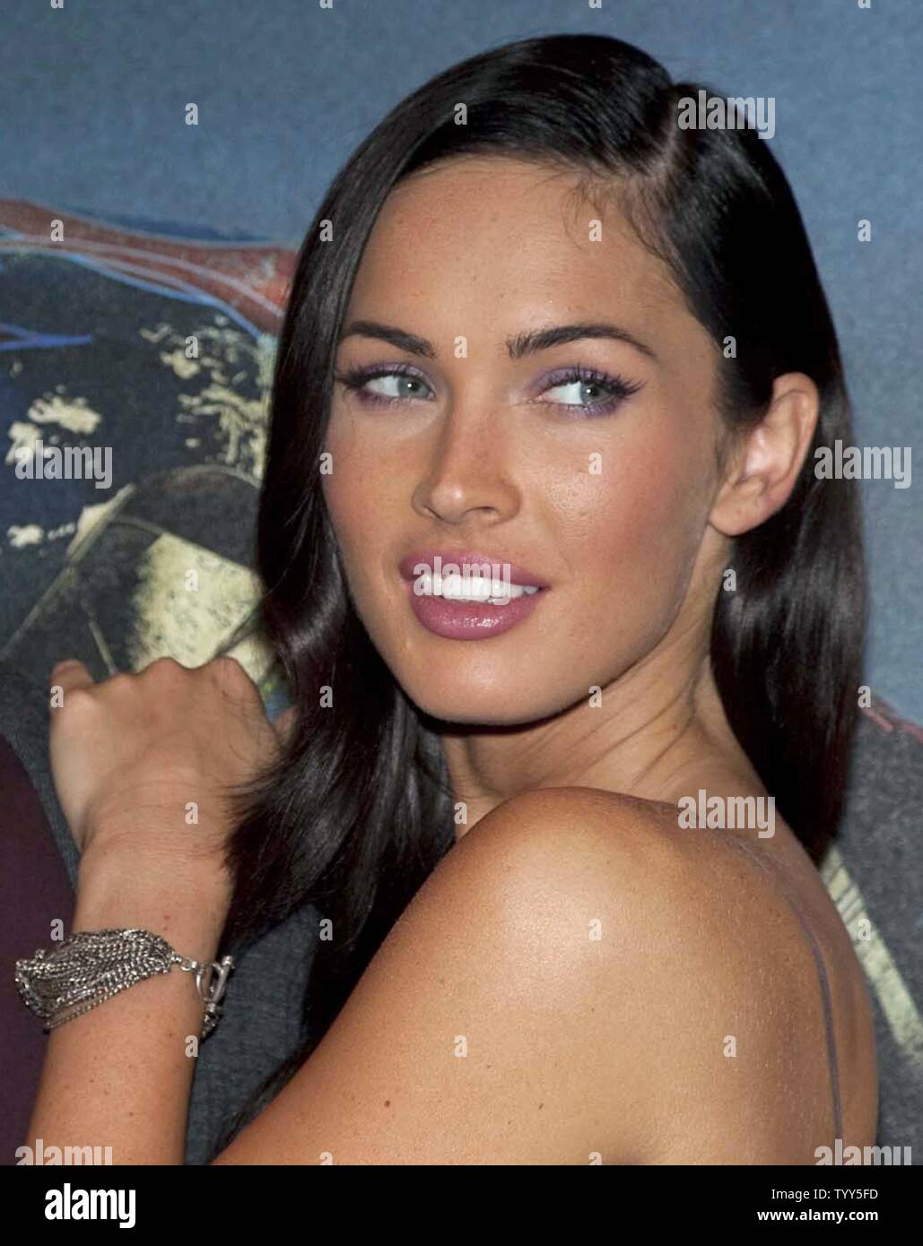 L'actrice Megan Fox arrive à un photocall pour le film 'Transformers ...