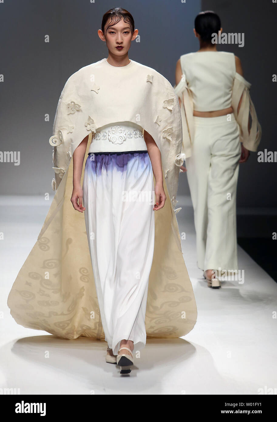 L'usure des modèles dernières créations par un Niu Ga durant la Semaine ...