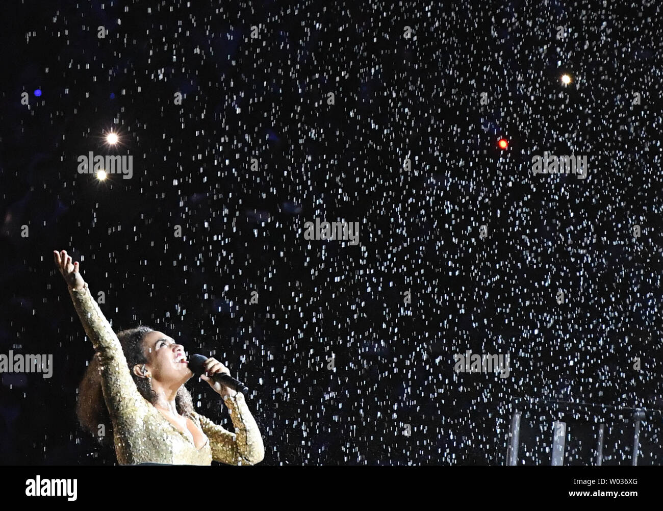 Brazilian singer Banque de photographies et d’images à haute résolution ...