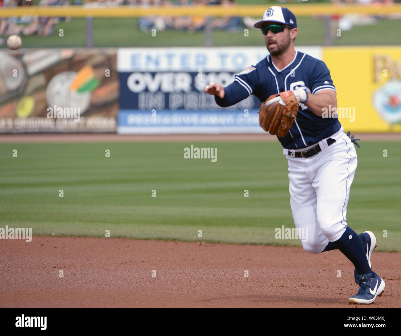 Des Padres de San Diego le deuxième but Ian Kindler à jette pour une première dans la première ...