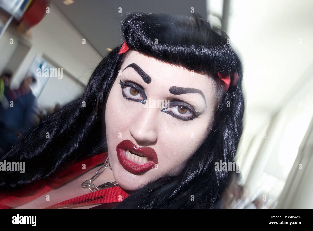 Tara Kent habillé comme Betty Page pose lors de la 41th International ...