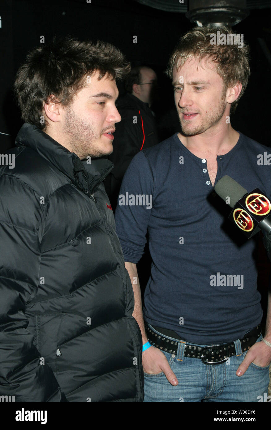 Acteurs Emile Hirsch (L) et Ben Foster arrive à une soirée première du ...
