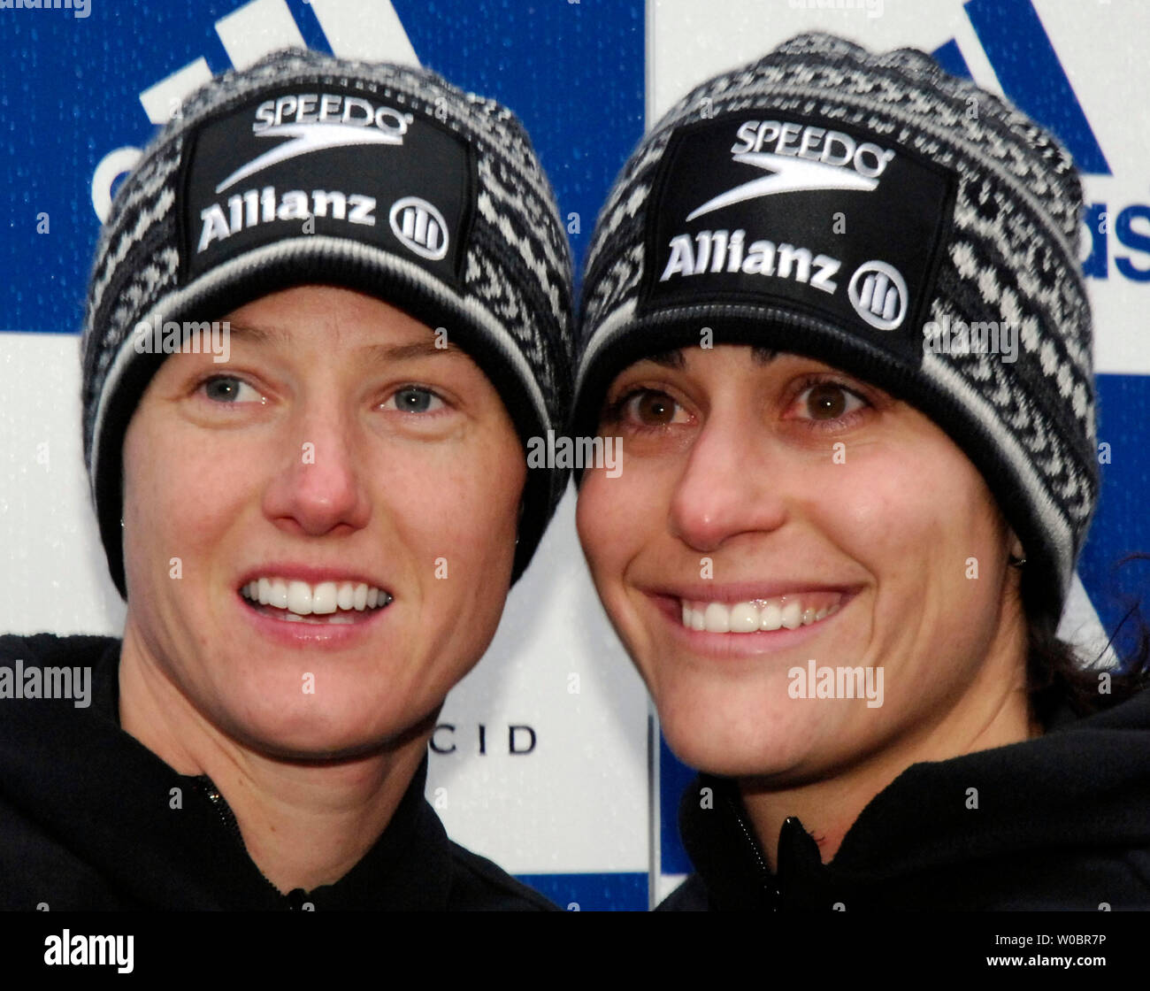 L'équipe des Etats-Unis, entraîné par Shauna Rohbock (L) et Valerie ...