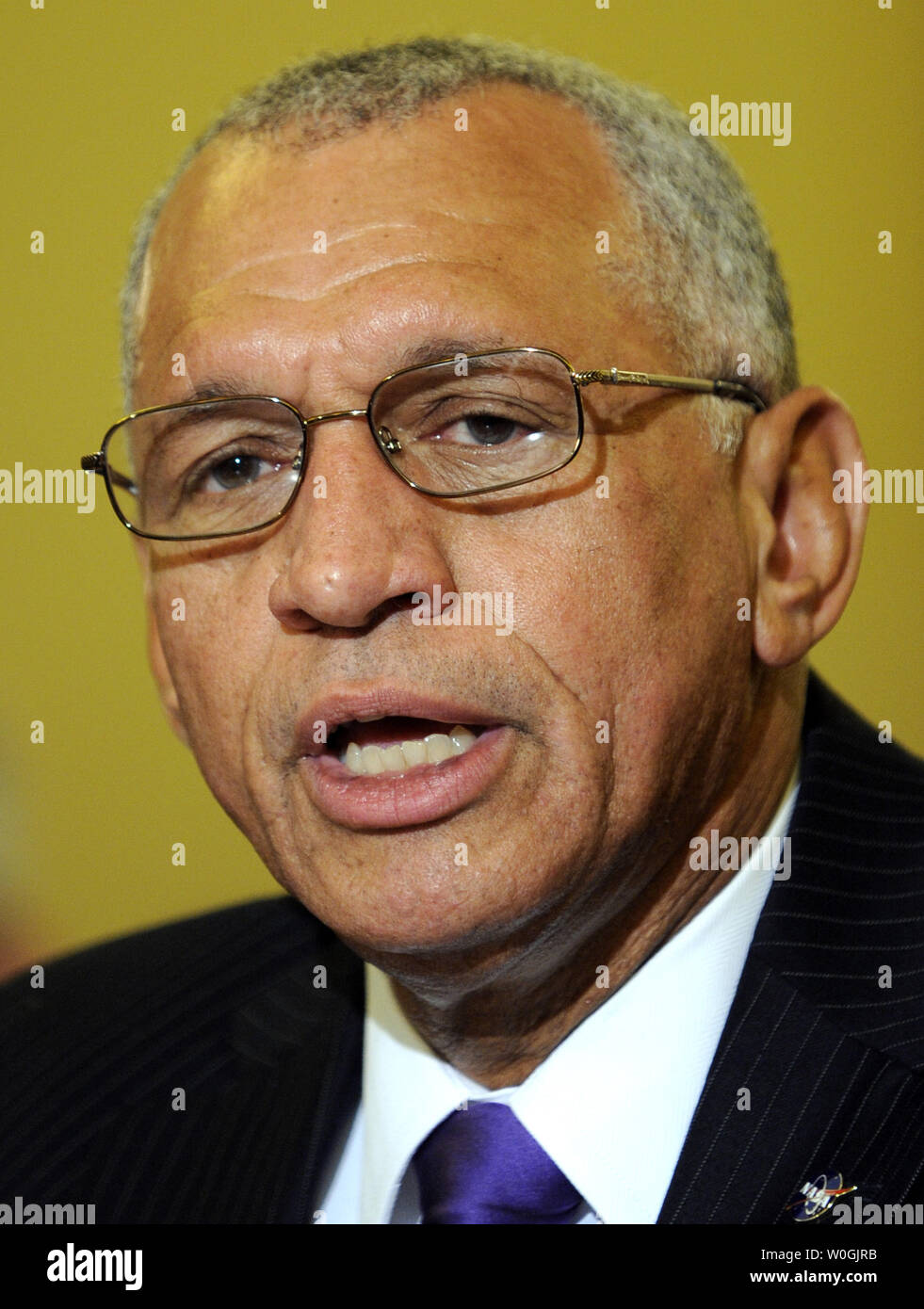 L'administrateur de la NASA Charles Bolden Jr. témoigne devant le Sénat ...