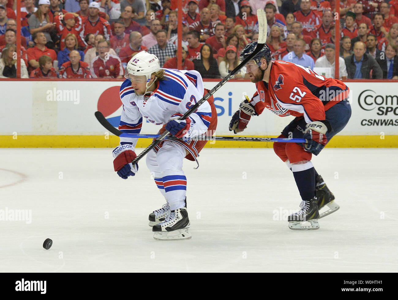 Les Capitals de Washington le défenseur Mike Green (52 fautes) Rangers ...