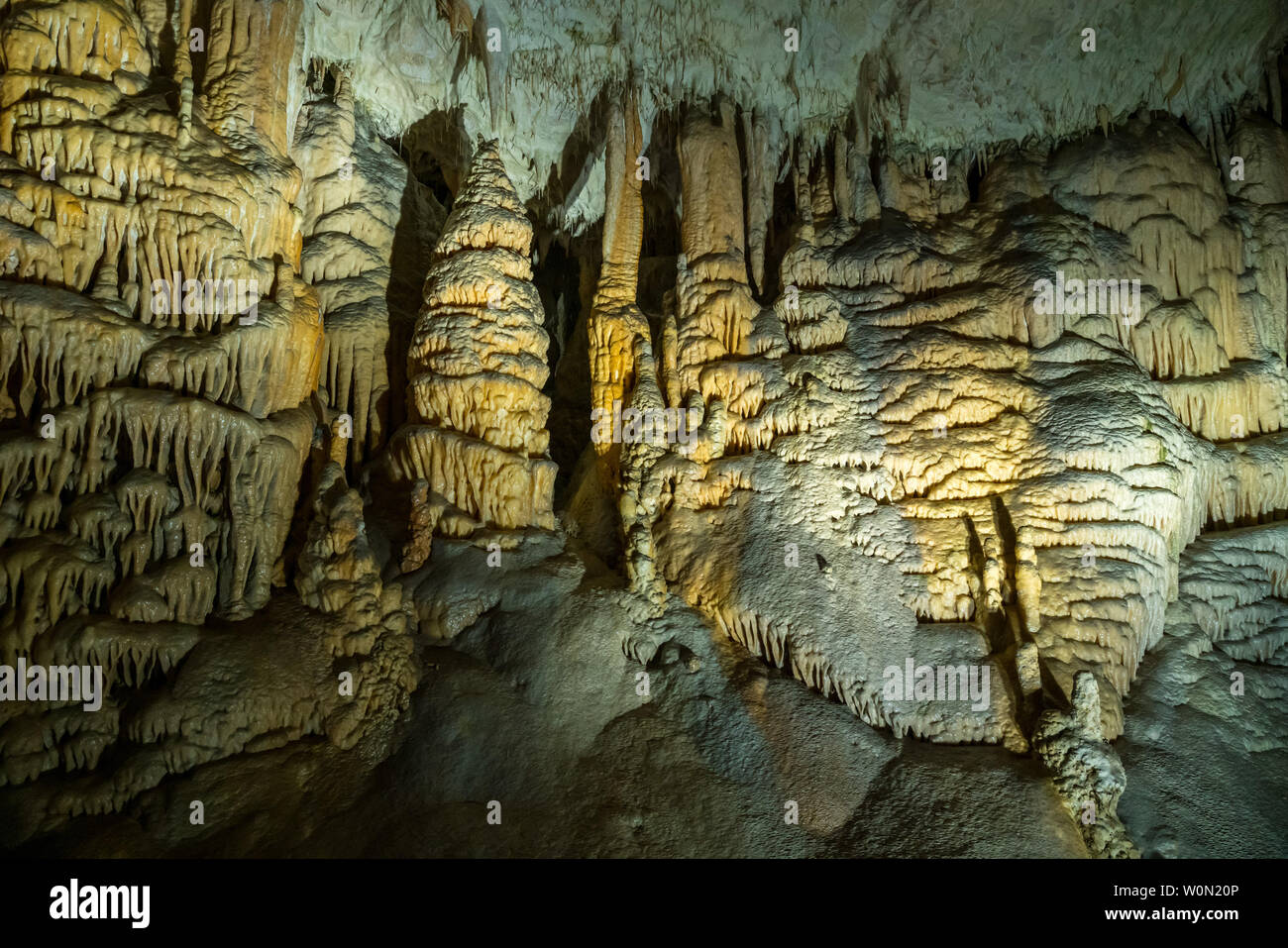 Cave system Banque de photographies et d’images à haute résolution - Alamy