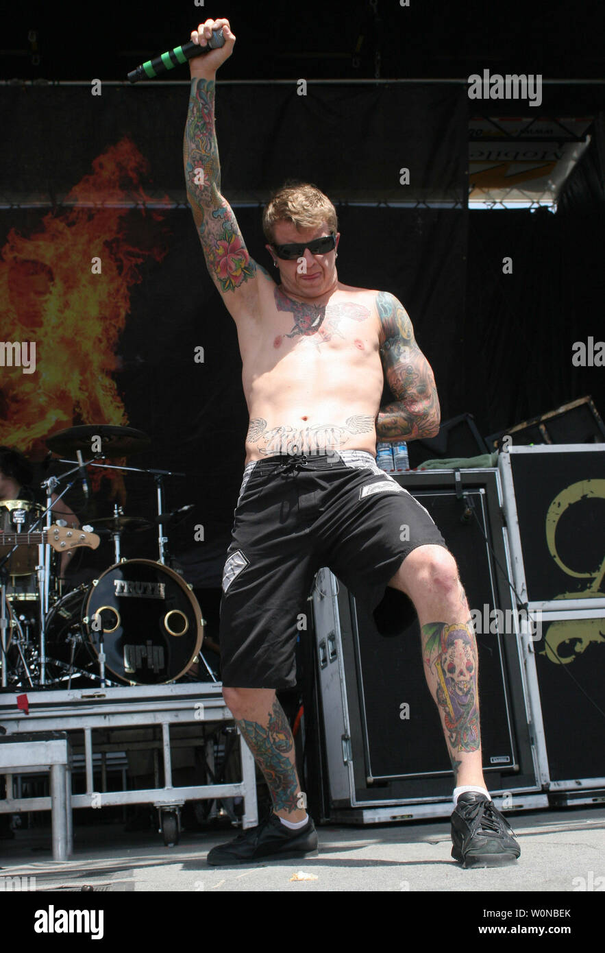 Alex varkatzas of atreyu Banque de photographies et d’images à haute ...