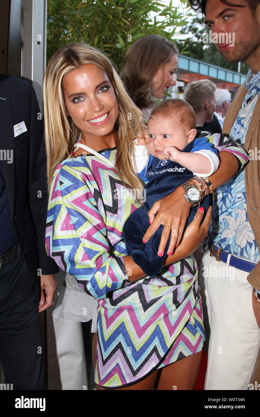 Sylvie Meis mit Alexander Bébé Lucien Rienau und Andre Borchers beim ...