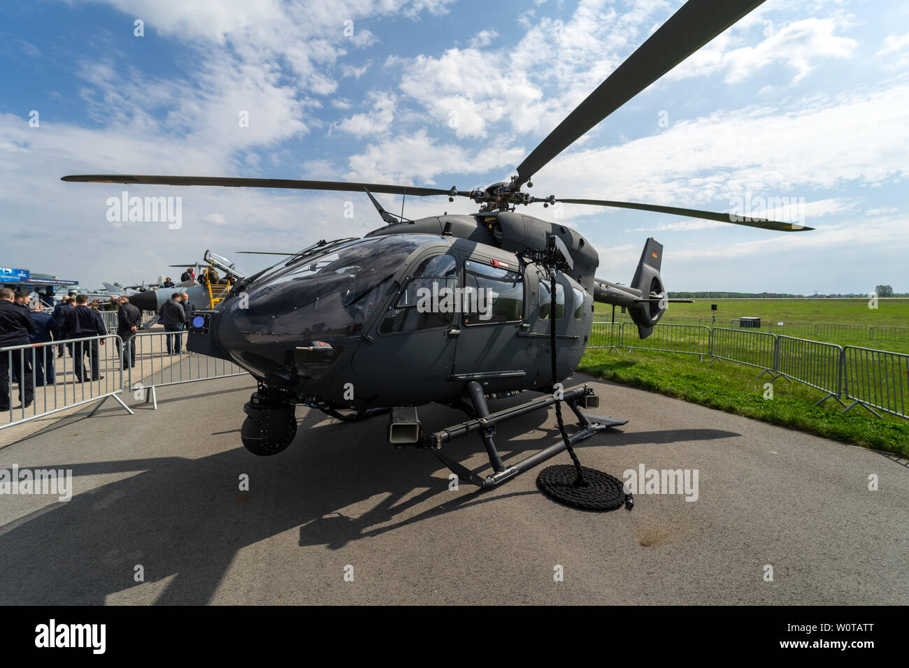 Airbus helicopters h145m Banque de photographies et d’images à haute résolution - Alamy