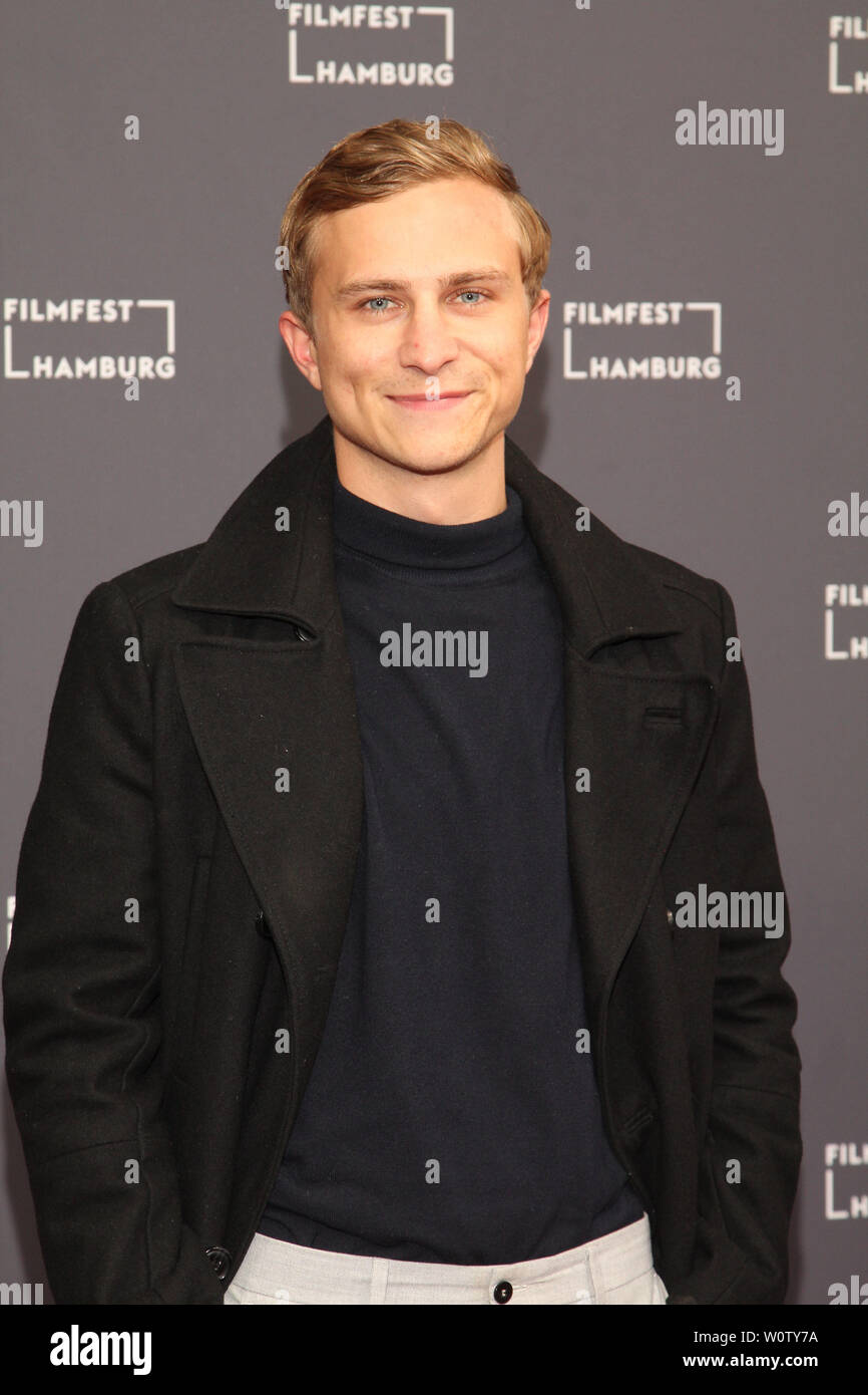 Max hubacher Banque de photographies et d’images à haute résolution - Alamy