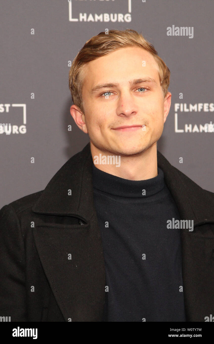 Max hubacher Banque de photographies et d’images à haute résolution - Alamy