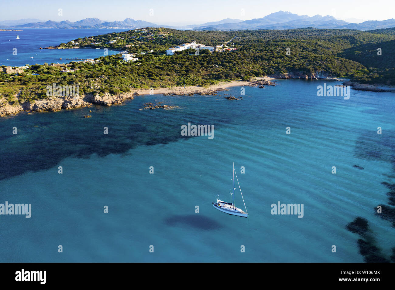 Belle Mer Sur La Sardaigne Banque d'image et photos - Alamy