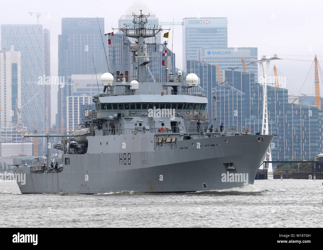 Le HMS Enterprise est un navire de classe de l'écho de la Royal Navy ...