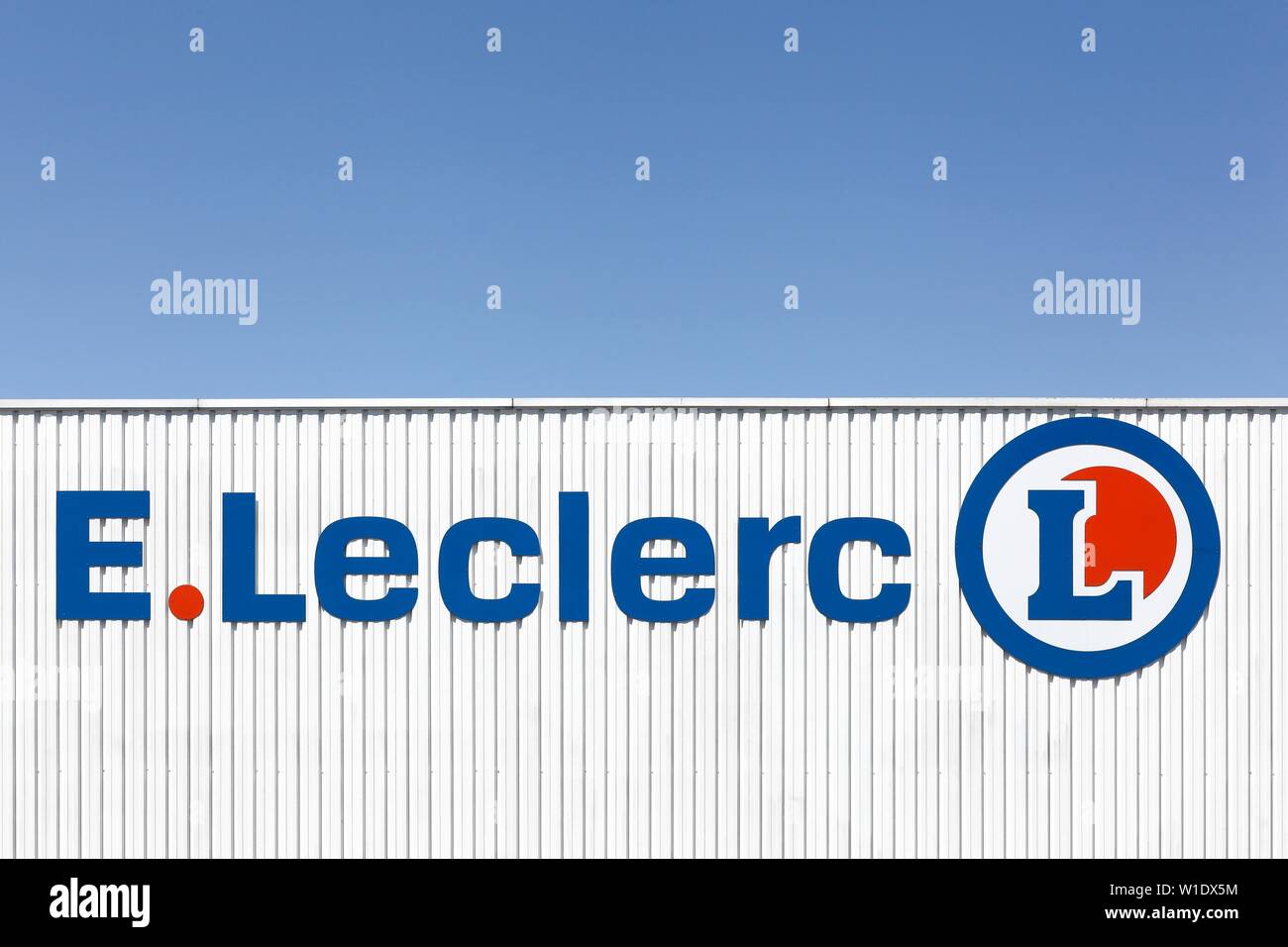 Leclerc Supermarket Logo Banque d'image et photos - Alamy