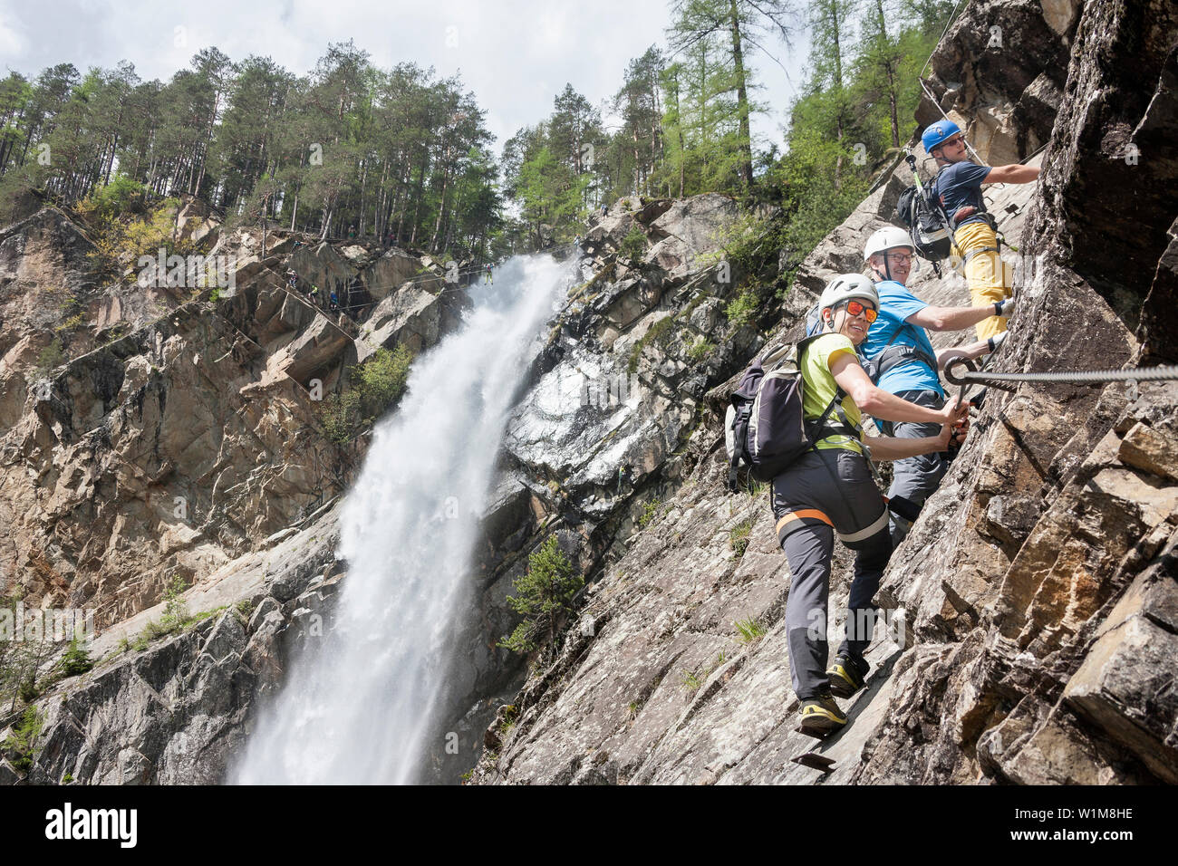 Escala de cascada Banque de photographies et d’images à haute ...