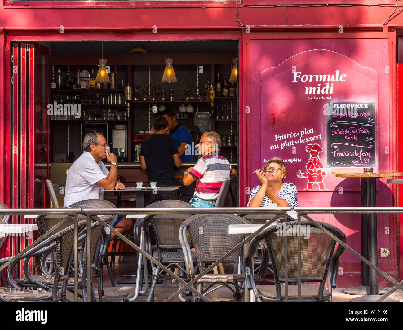 Café terrasse Banque de photographies et d’images à haute résolution ...