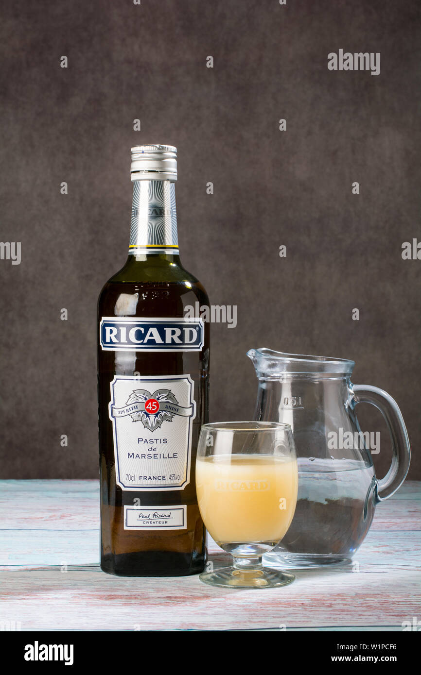 Ricard aperitif Banque de photographies et d’images à haute résolution ...