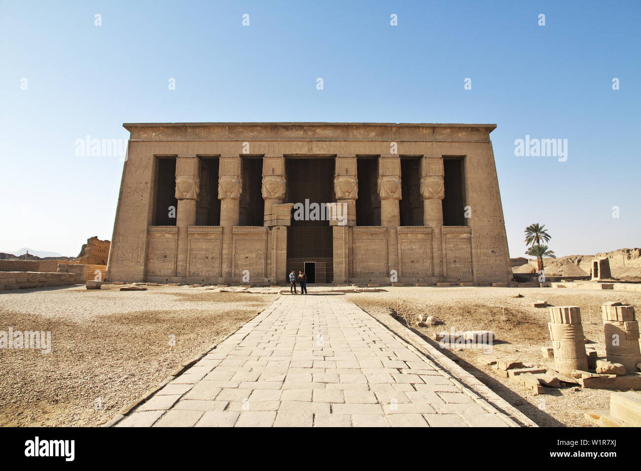 Ancien Temple de Hathor à Dendérah, Egypte Photo Stock - Alamy