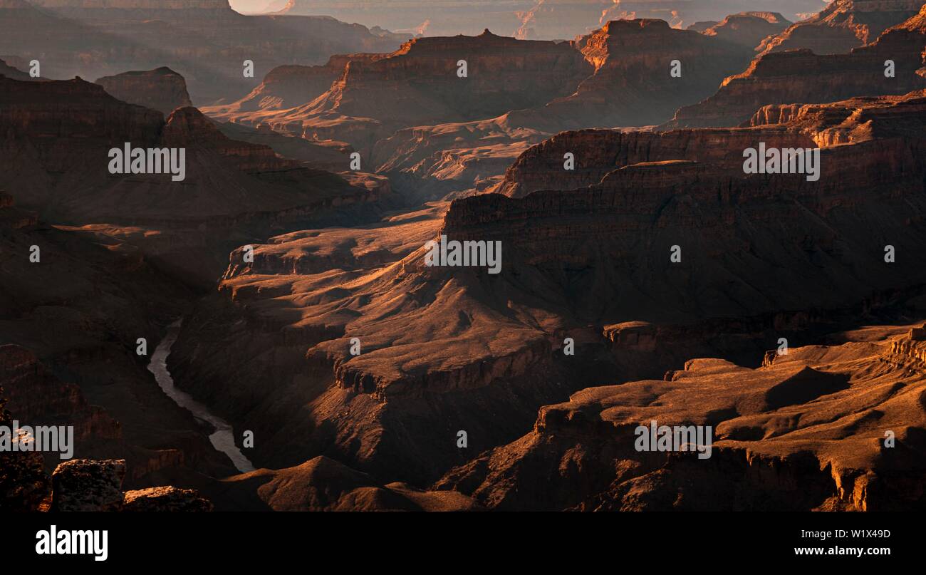 Les roches érodées, paysage Canyon, Grand Canyon dans la lumière du ...