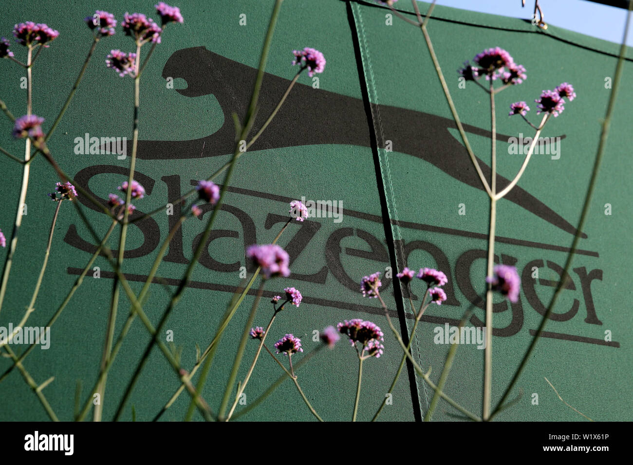 Logo slazenger Banque de photographies et d’images à haute résolution ...