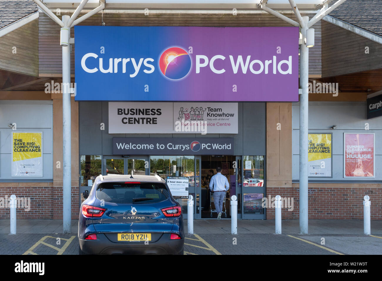Devant de currys pc world store Banque de photographies et d’images à ...