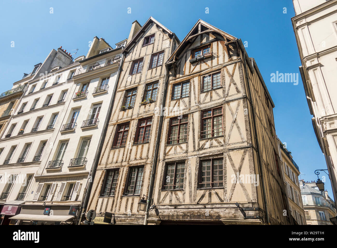 Maison la plus ancienne de paris Banque de photographies et d’images à ...