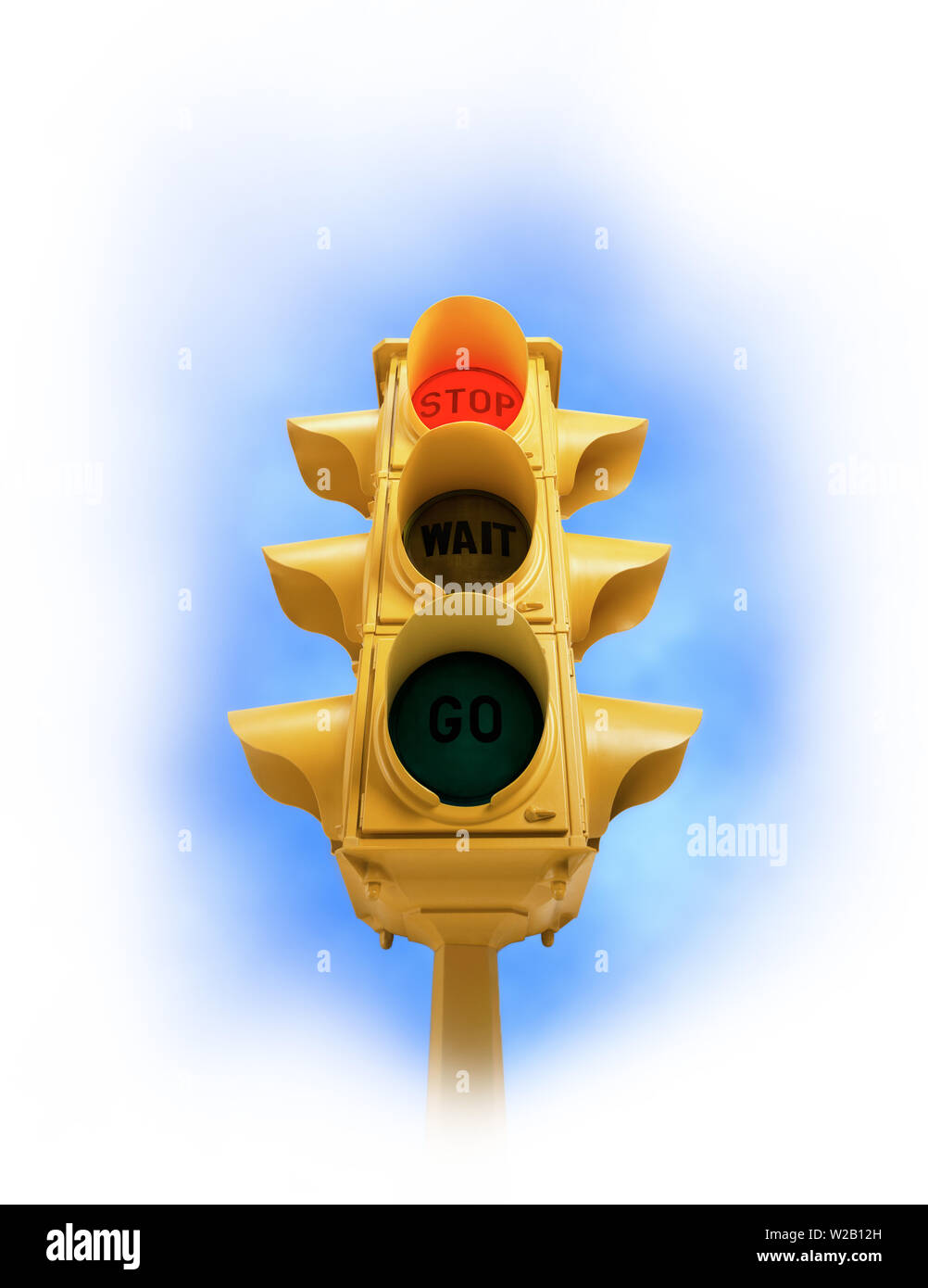 Vue vers le haut de grands feux de signalisation jaune vintage avec ...