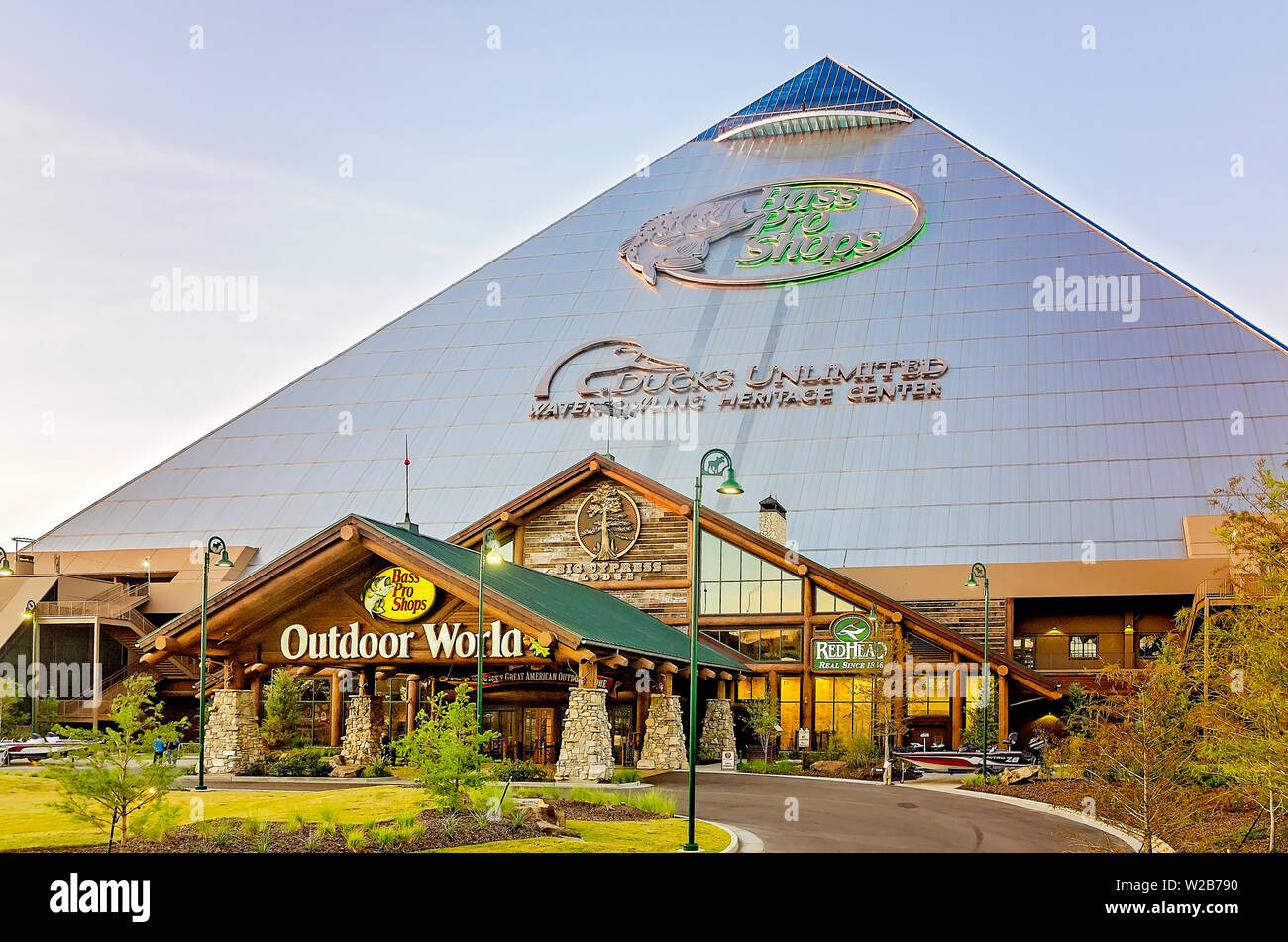 Pyramid arena in memphis tennessee Banque de photographies et d’images ...