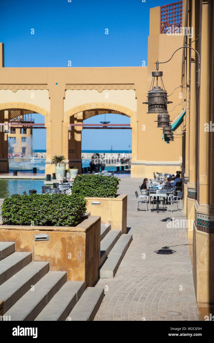 Centre commercial el kout Banque de photographies et d’images à haute ...