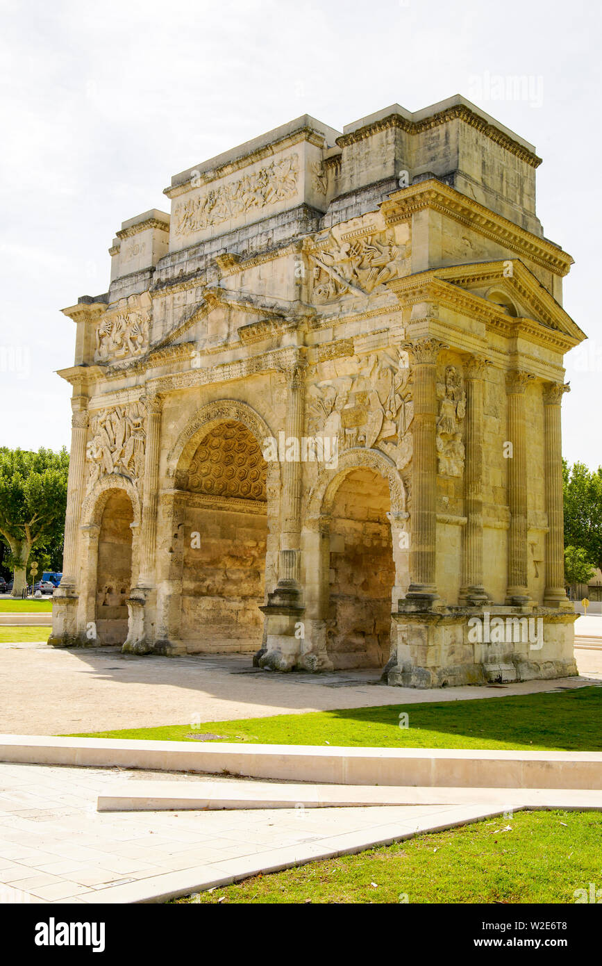 L'Arche Triumphal d'Orange a été construite en l'honneur des vétérans ...
