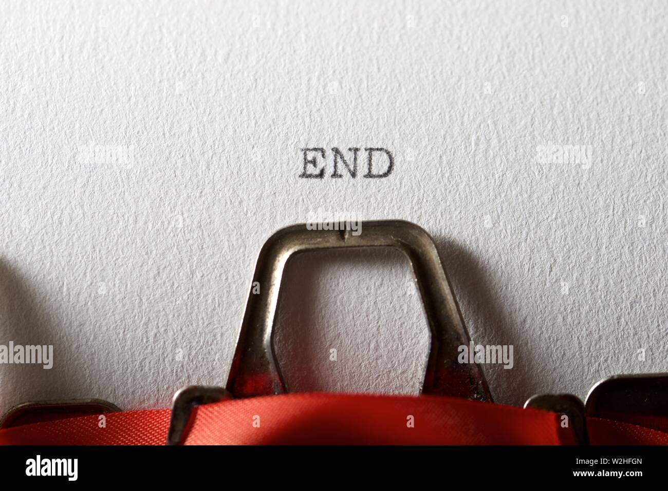 Le mot, Fin, écrit avec une machine à écrire Photo Stock - Alamy