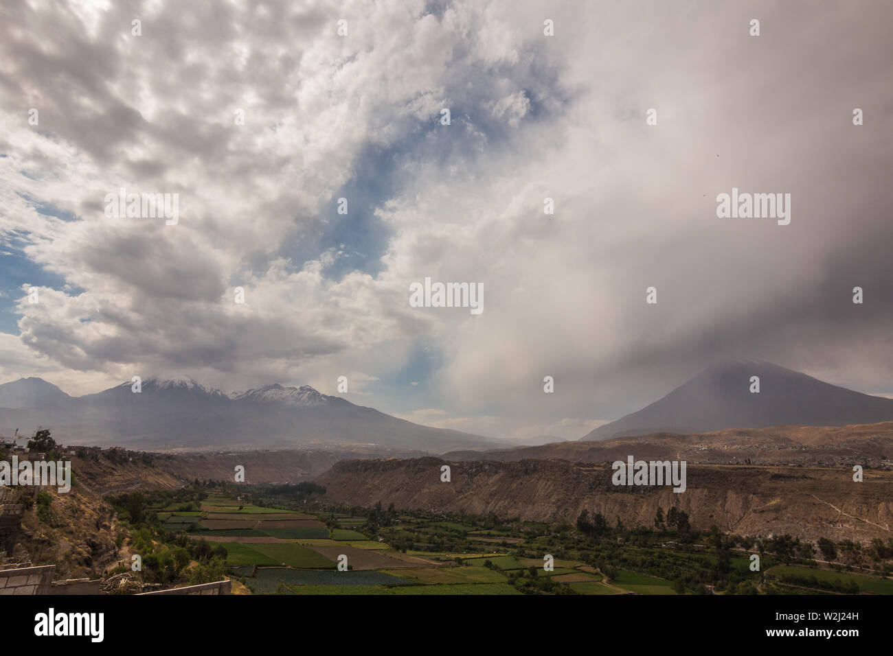 Volcan misti Banque de photographies et d’images à haute résolution - Alamy