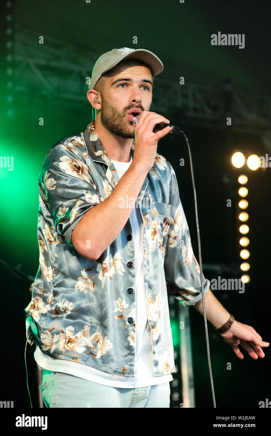 Alex a grandi chanteur Banque de photographies et d’images à haute ...