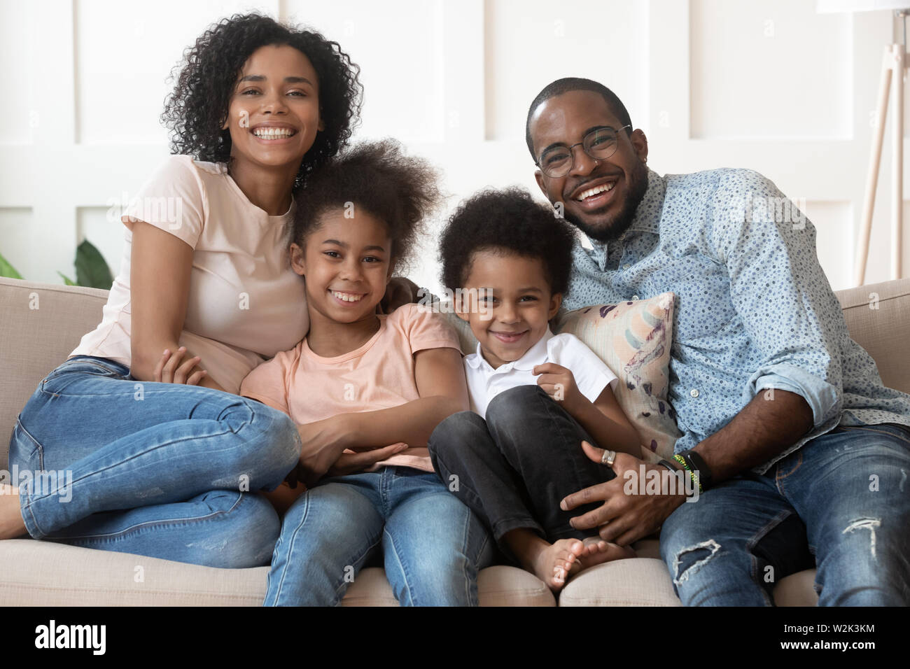 Famille africaine heureuse Banque de photographies et d’images à haute ...