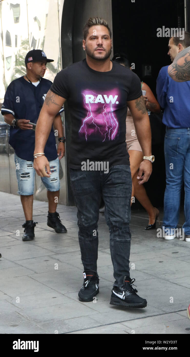 Le 10 juillet 2019. Ronnie Ortiz-Magro sur Good Day NY pour parler de ...