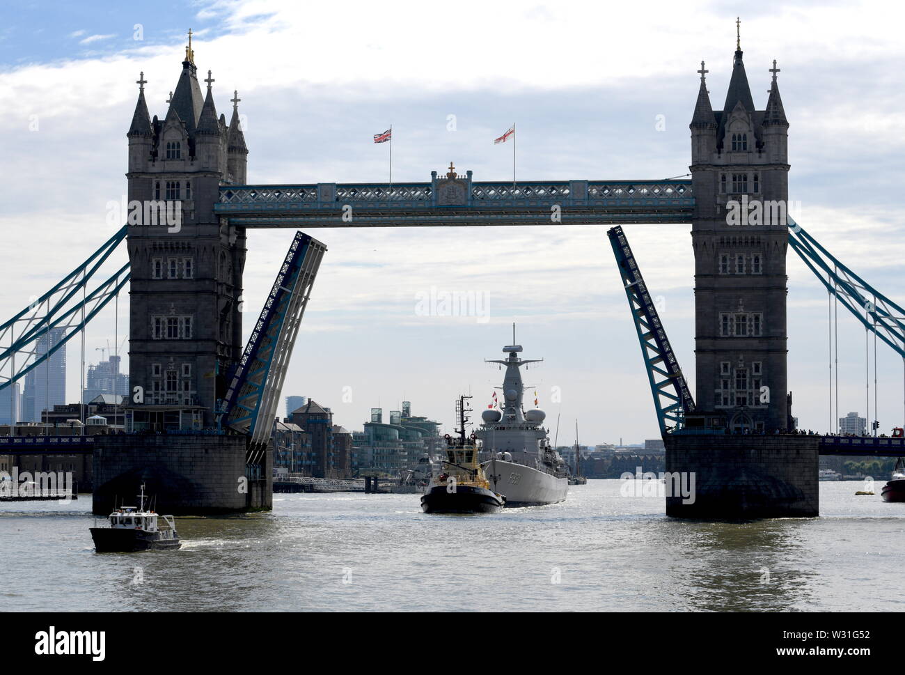 Bns louise marie belgique marine frégate hms belfast tower bridge ...