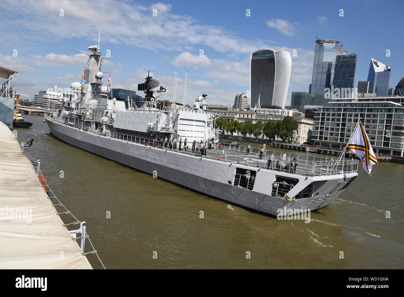 Bns louise marie belgique marine frégate hms belfast tower bridge ...