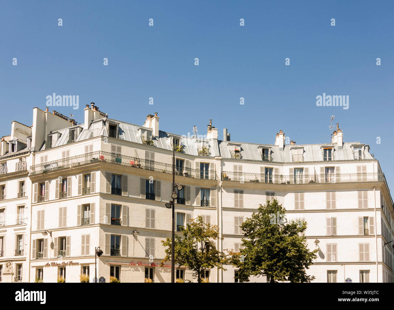 Les bâtiments de style haussmannien bloc parisien. Paris, France Photo ...