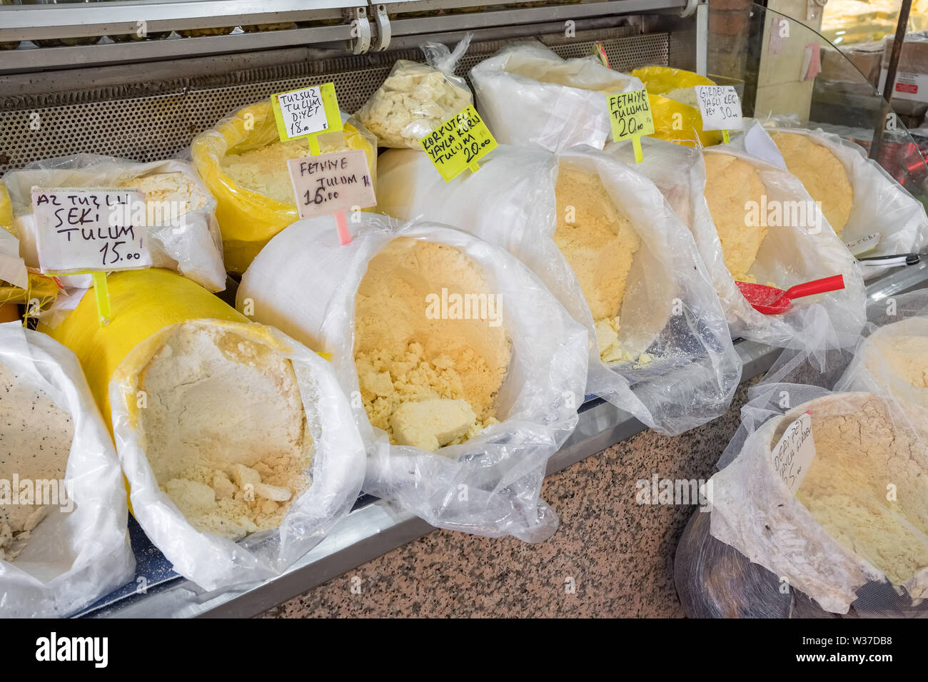 Tulum peyniri est un fromage turc traditionnel fromage de chèvre affiné ...