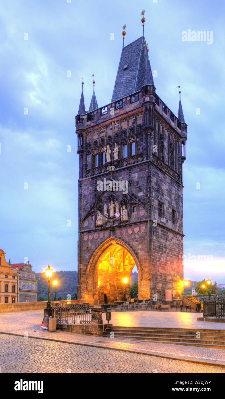 Tour charles Banque de photographies et d’images à haute résolution - Alamy