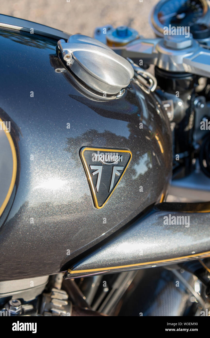 Triumph classic motorcycle badge Banque de photographies et d’images à ...