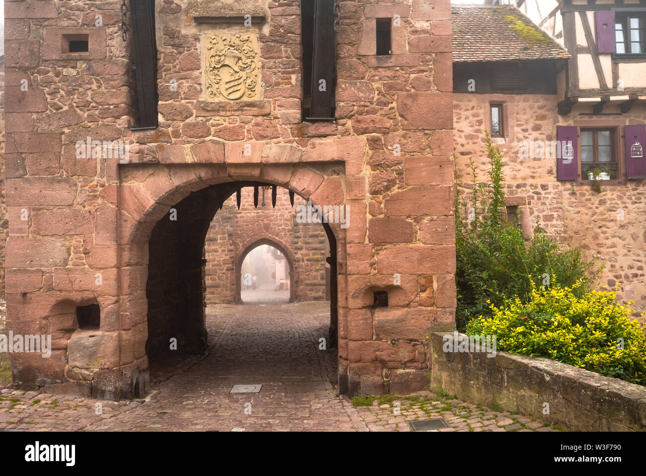 Rempart médiéval Banque de photographies et d’images à haute résolution ...