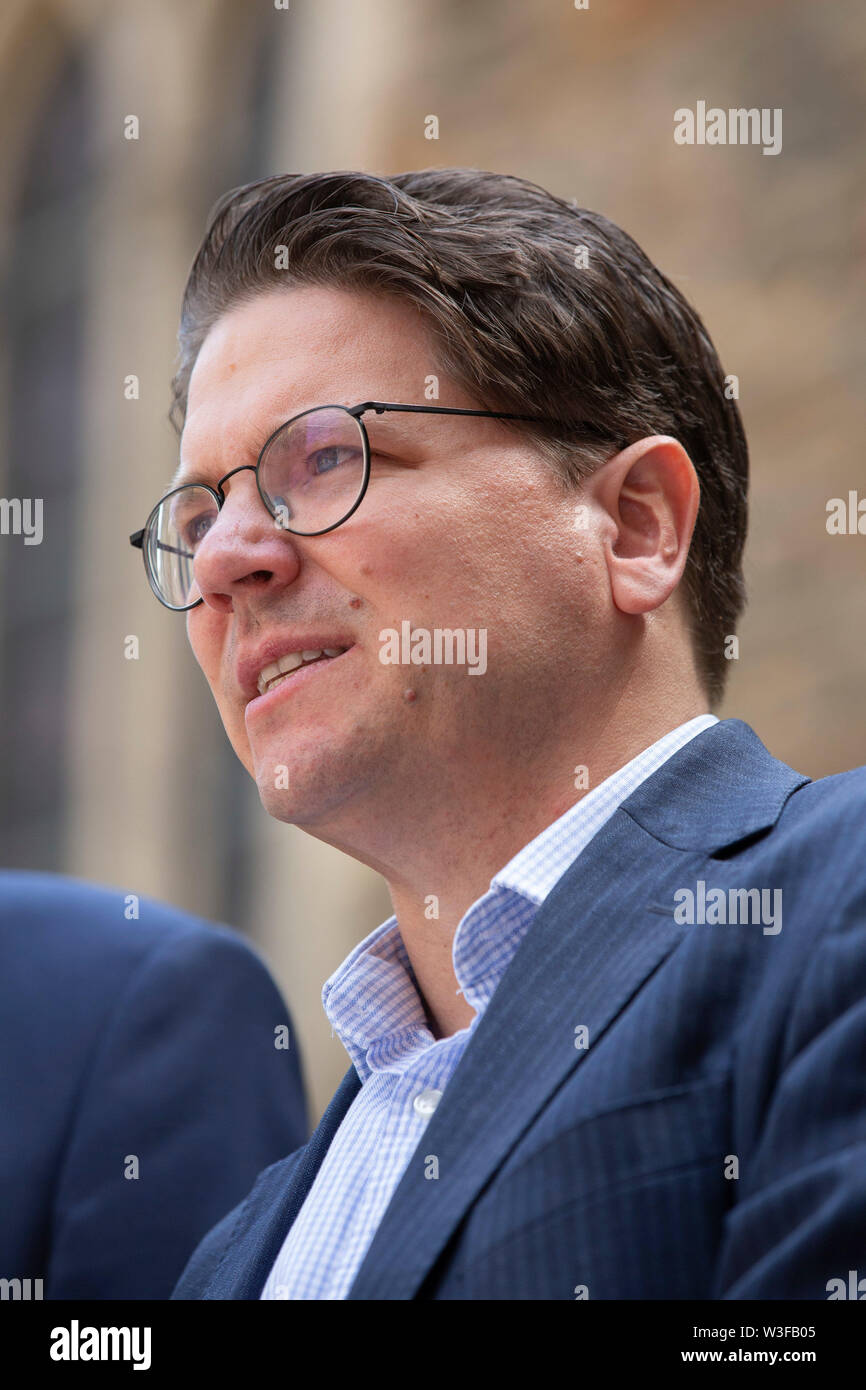 Benjamin benedict Banque de photographies et d’images à haute ...